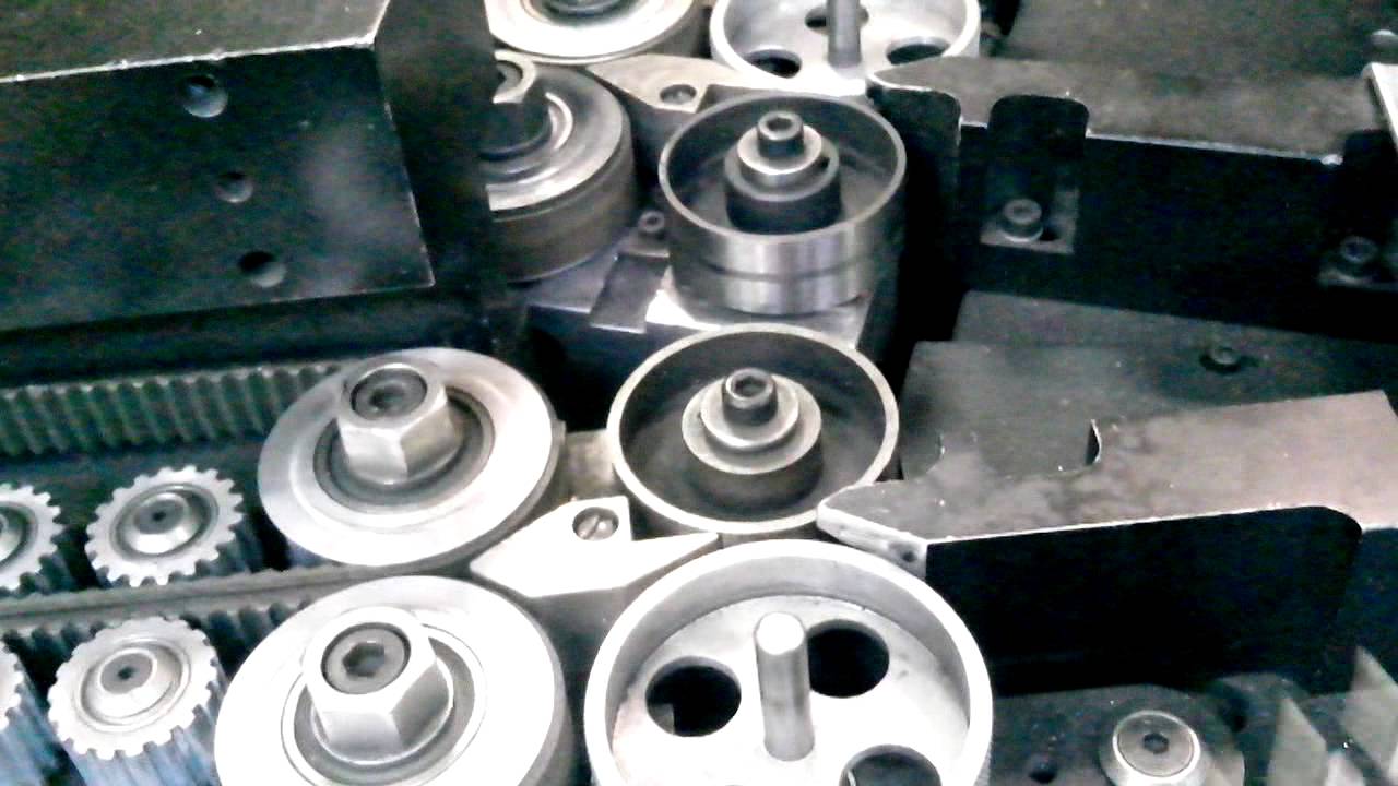 Komax Alpha 432 - YouTube