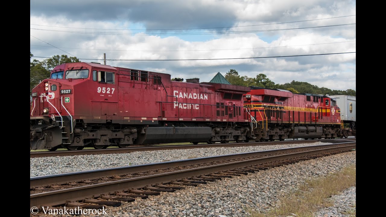 NS 8114 "Norfolk Southern" trails on train 282 - YouTube