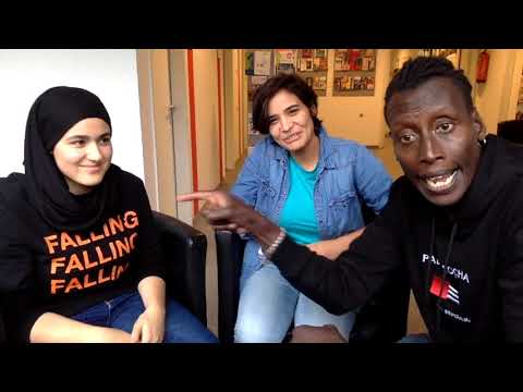 34 YOUNG HEARING TRY SIGN LANGUAGE - YouTube