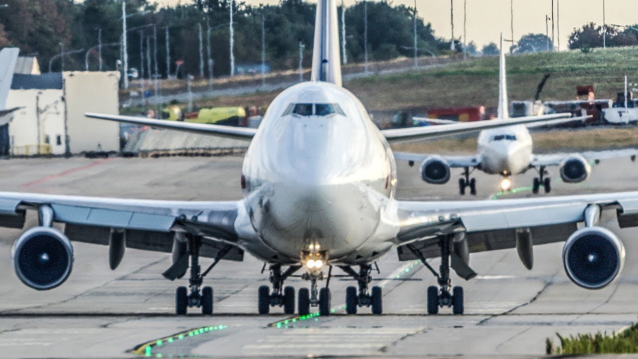 Fast BOEING 747 DEPARTURE with a SMOKING ENGINE (4K) - YouTube