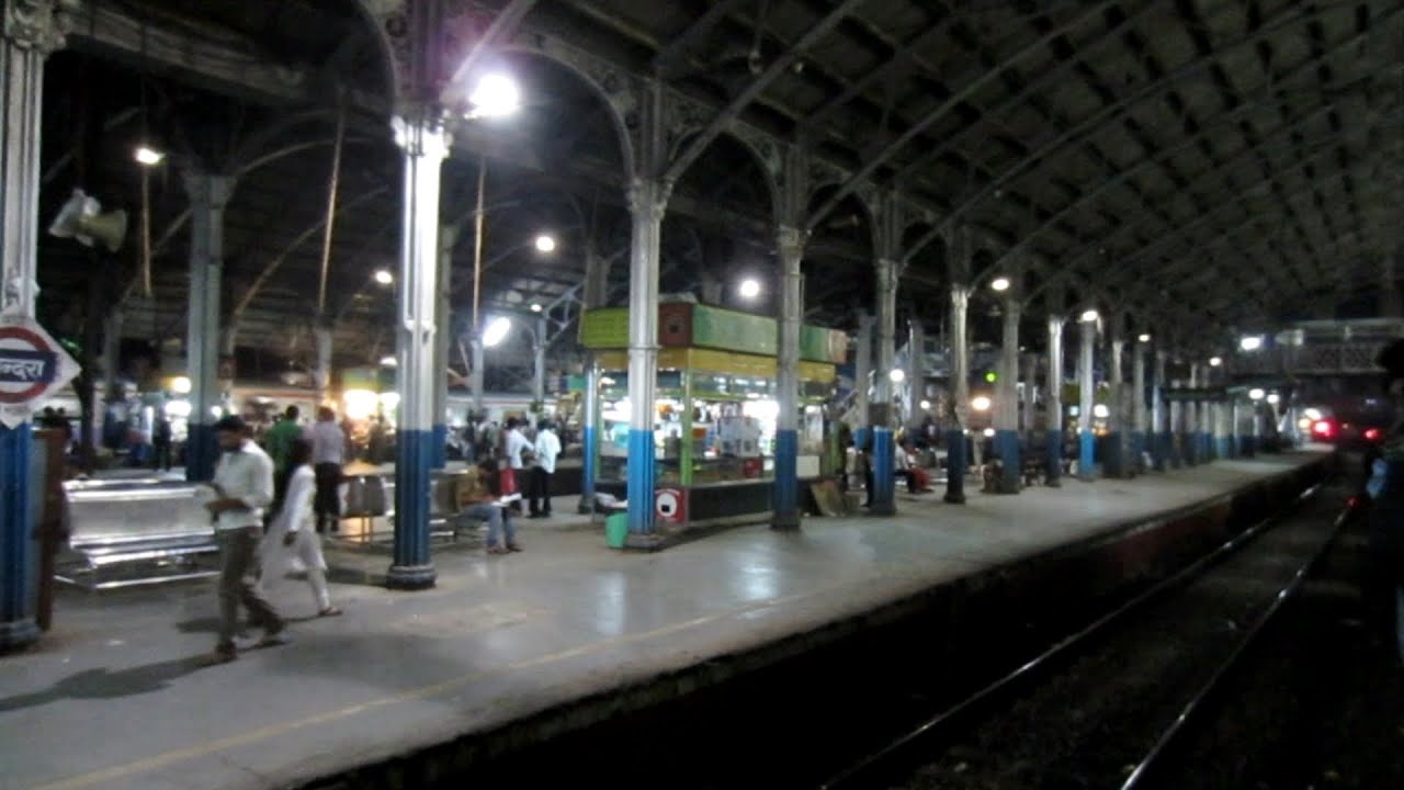 Parallel Action with mighty 12901 Gujarat Mail having 12 AC coaches ...