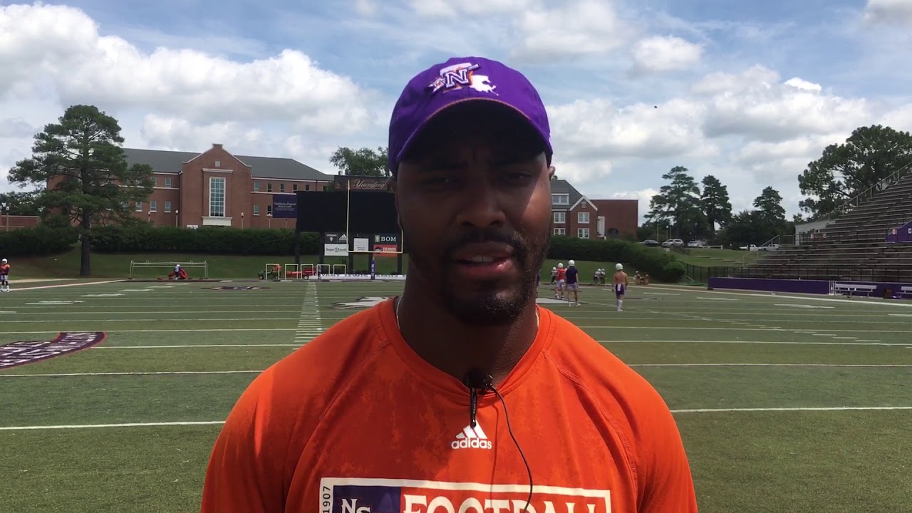 Running backs coach Gerald Howse previews his position group. - YouTube