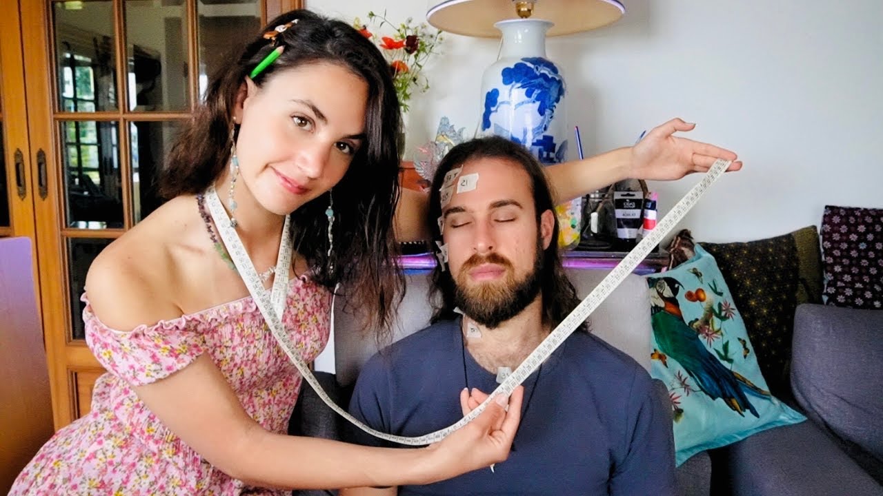 Studentessa misura il suo modello | ASMR ITA | • Real person measuring ...