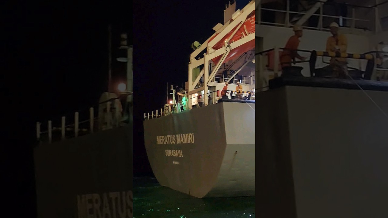 KM. Meratus Mamiri Proses sandar di Makassar New Port⛴️⚓️ #kapal # ...