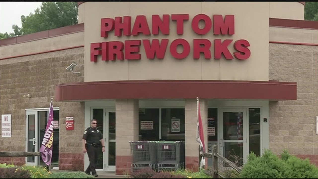 N.H. fireworks shops seeing plenty of customers from Mass. - YouTube