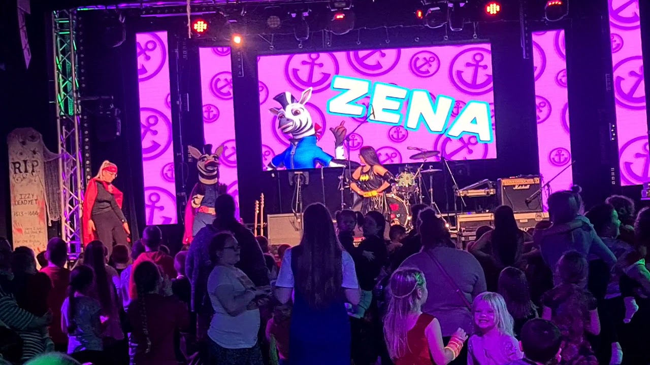 Zena pontins Southport - YouTube