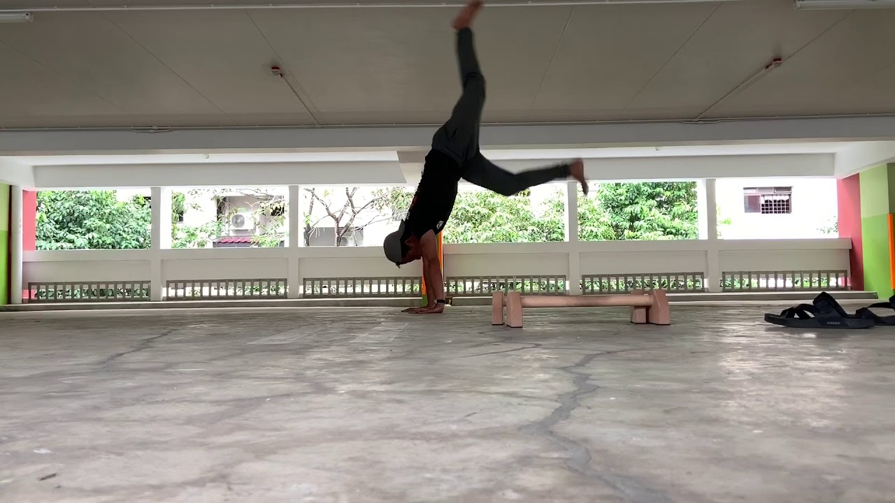 Week 6 Day 4 - Handstand Kick-Up/Handstand Practice - YouTube