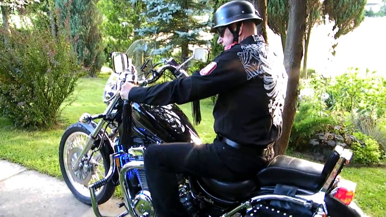 Suzuki Intruder VS 700 - YouTube