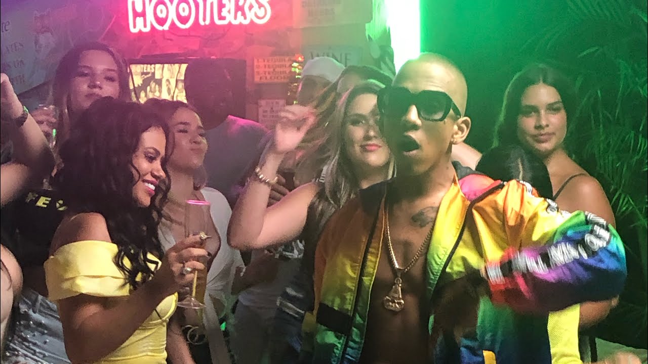 El Uniko video Nuevo / Esta Noche No se duerme - YouTube