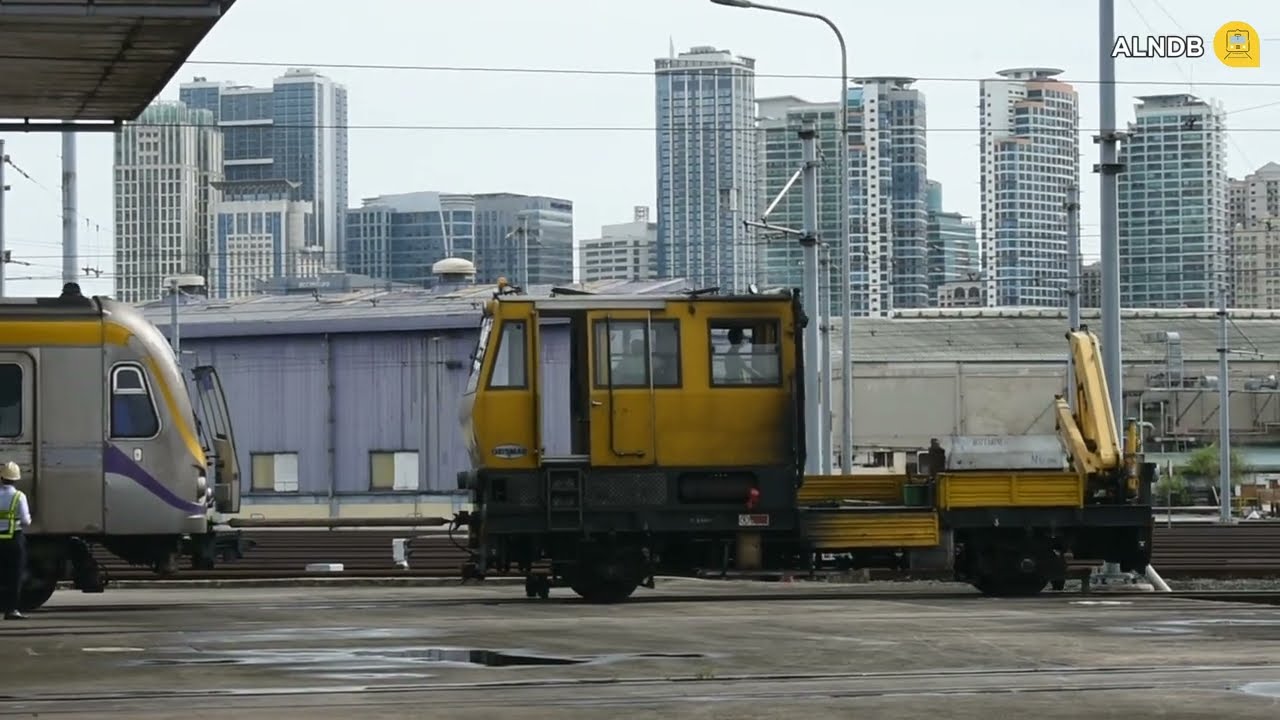 LRTA-LRT2 Santolan Depot, EMU being pulled by a TMC - YouTube