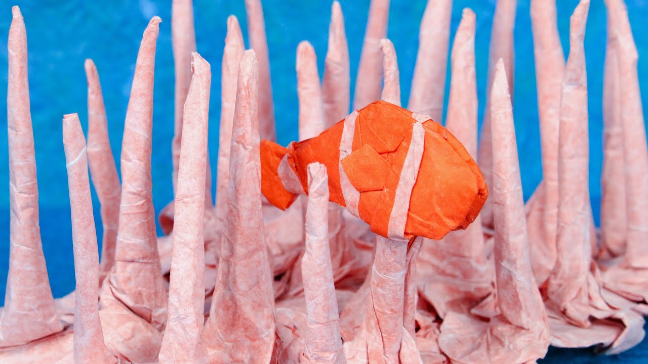 Origami Clownfish and Sea Anemone Timelapse (one square no cuts) - YouTube