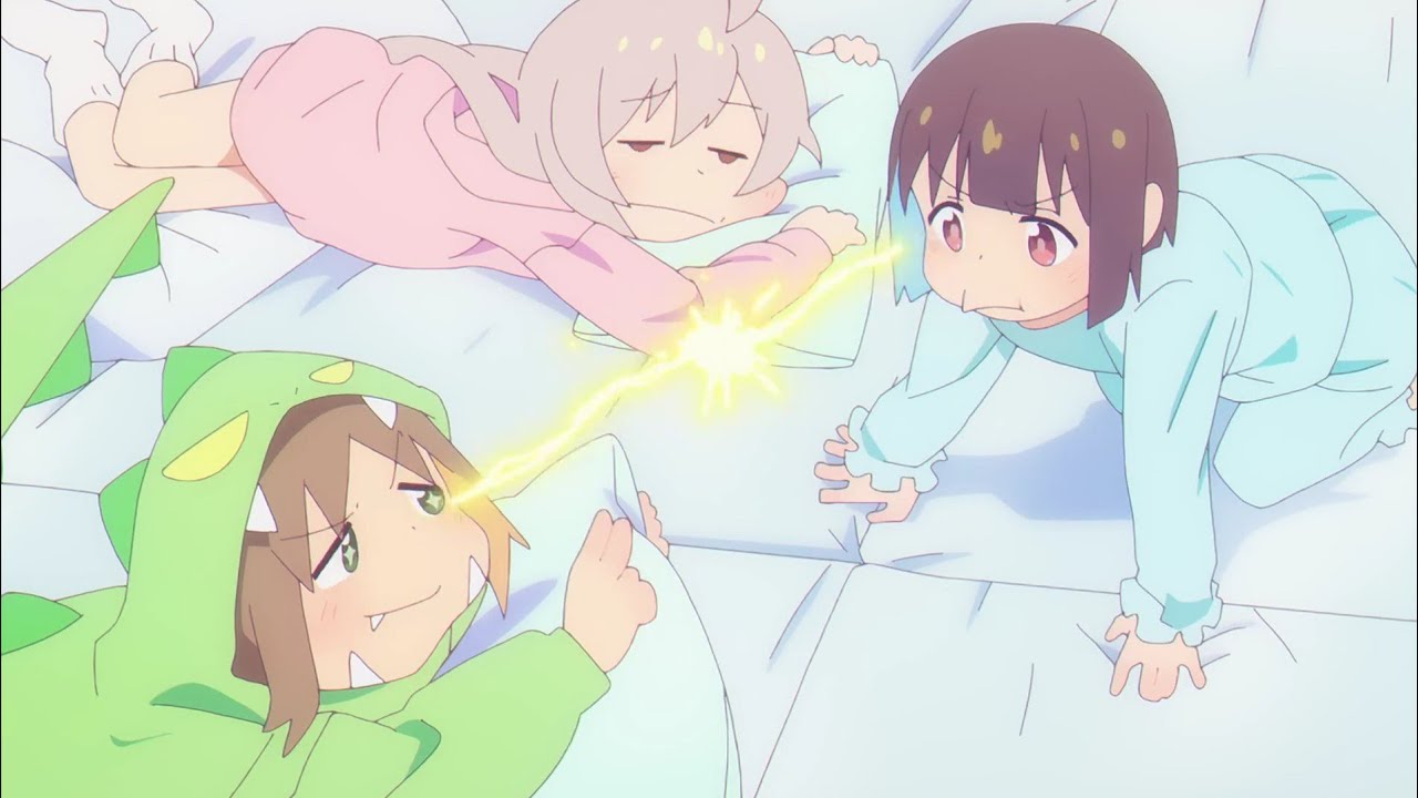 Cute Loli Fighting For Place - YouTube