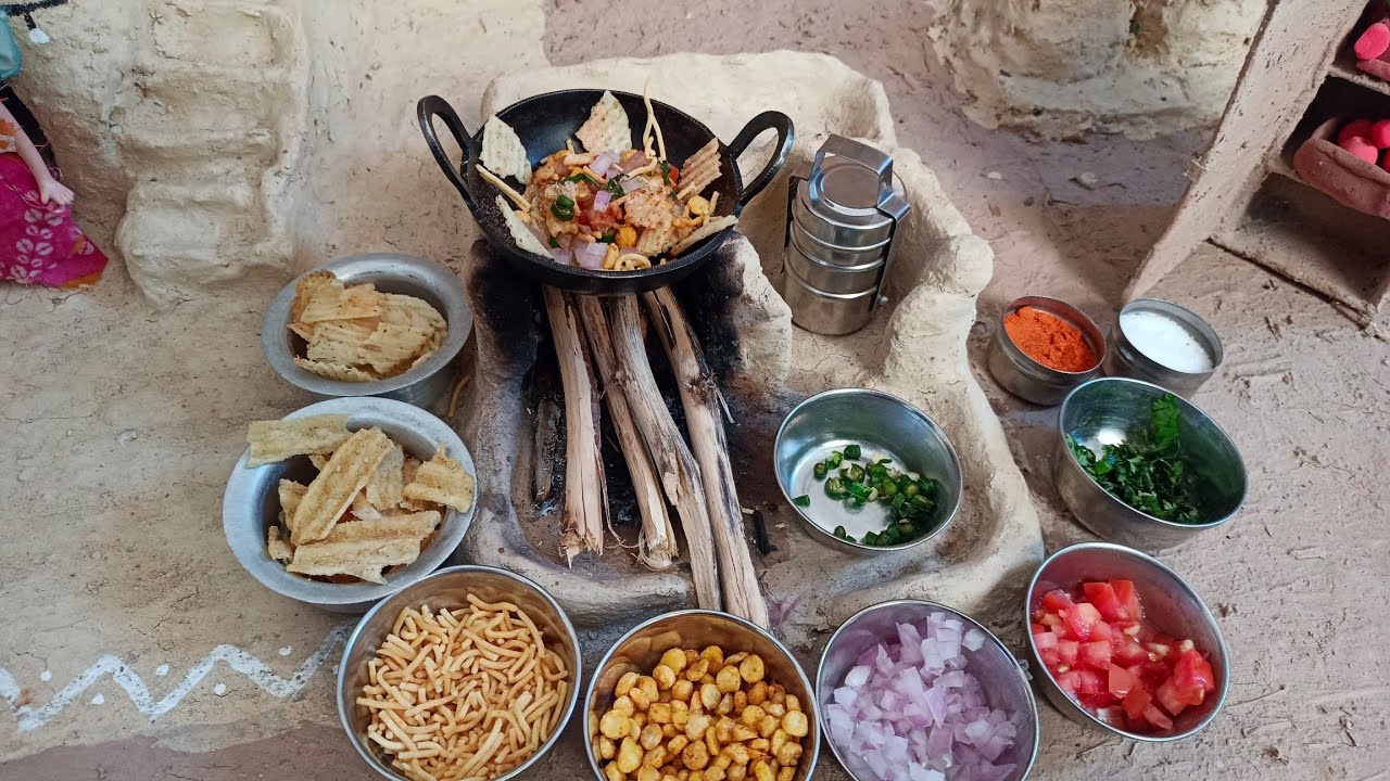 Miniature chips bhej recipe | street style bhel |Chhota Rashoighar ...