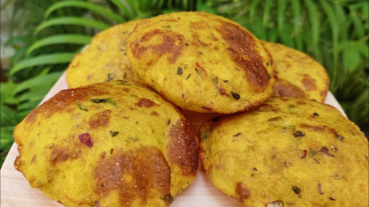 rava aloo poori/ suji aloo poori/ recipe of masala poori/ easy ...