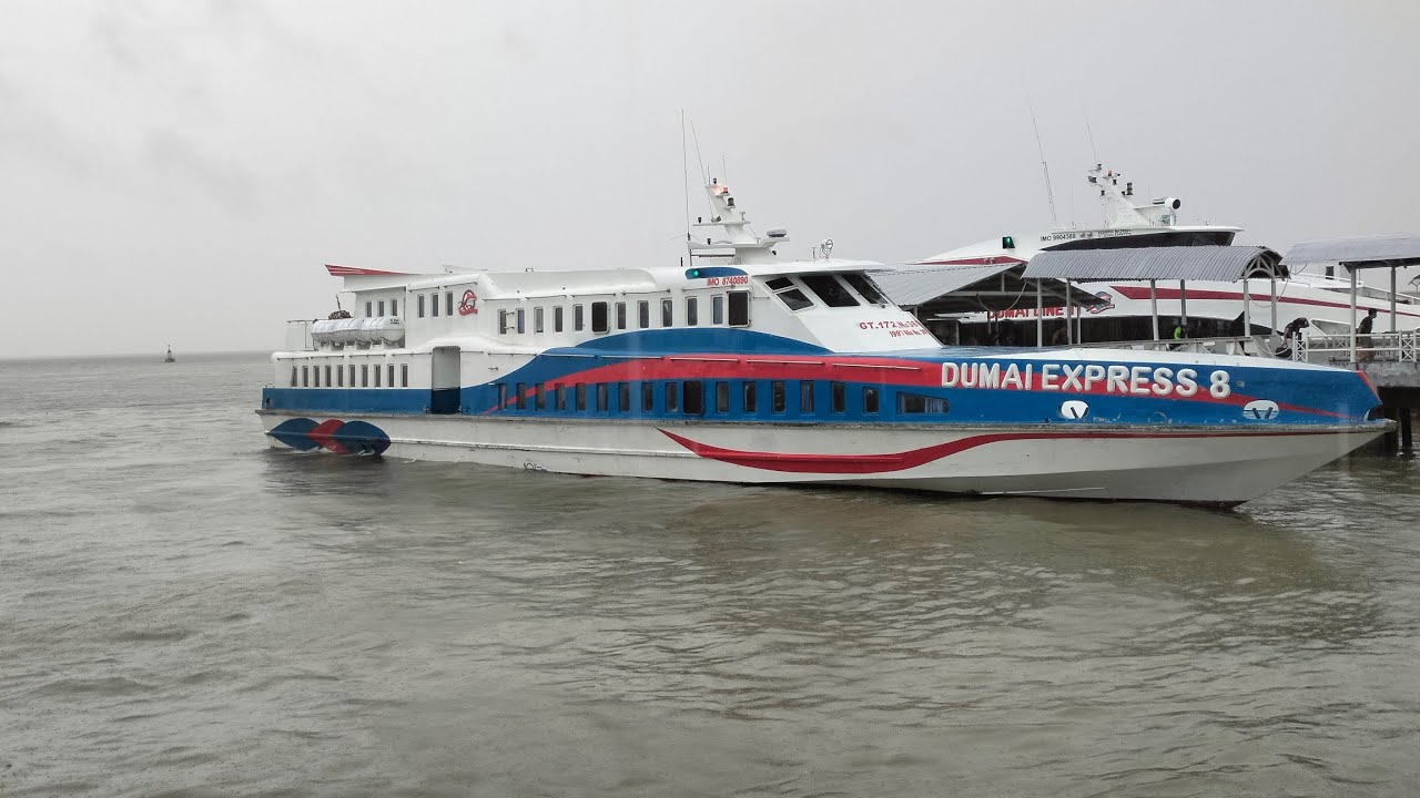 Kedatangan Kapal Fery Dumai Express 8 saat Hujan Lebat #kapal #ship # ...