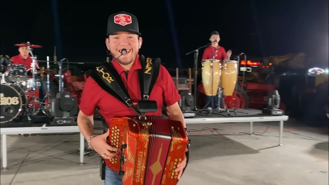 Los Regios - Noviembre Sin Ti (En Vivo) - YouTube Music