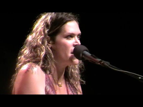 Beth Hart - One Eyed Chicken - YouTube