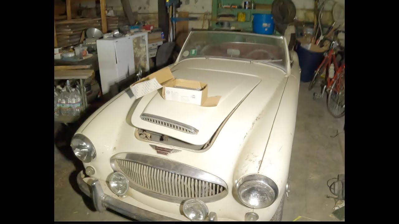 James Bond Austin Healey? - YouTube
