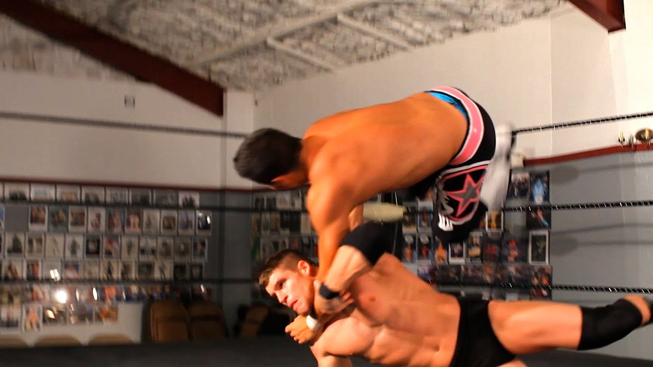 How to Do an Arm Drag | Wrestling Moves - YouTube