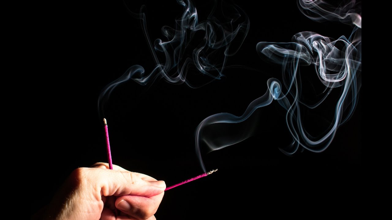 Smoke Photography with an Entry Level DSLR and Budget Flash - YouTube