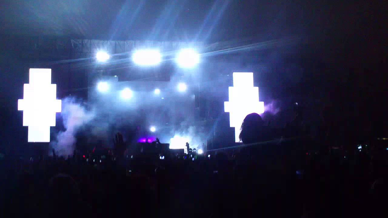 -TIESTO SET- Îlesoniq - YouTube