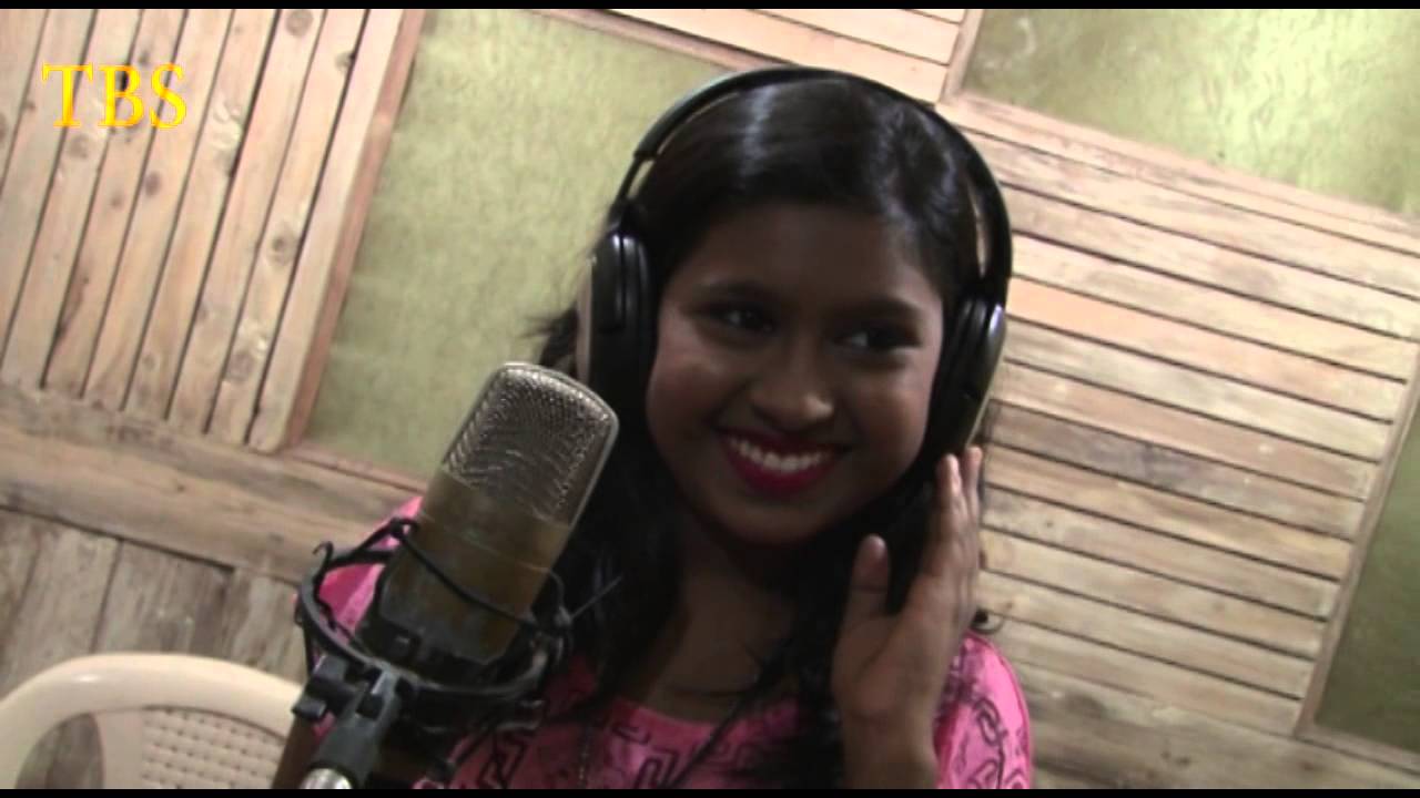 Sanchiti Sining At Gujrati Song - YouTube