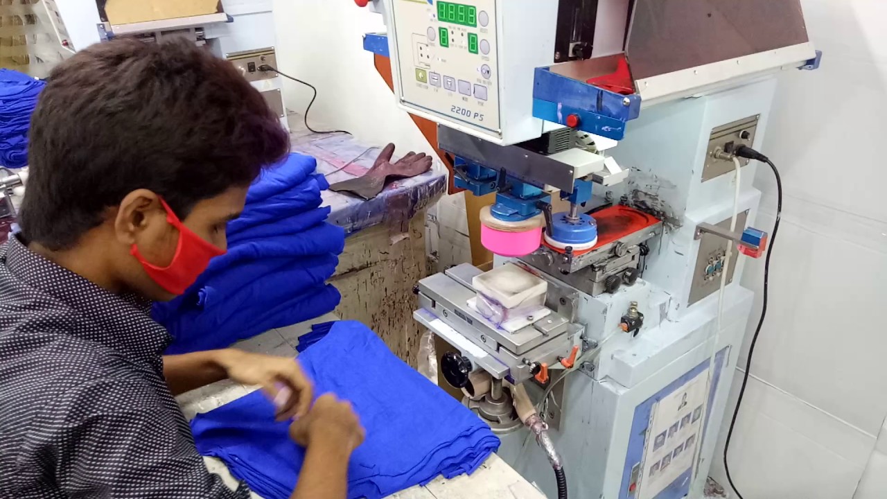 Garments printing with tagless pad printer - YouTube