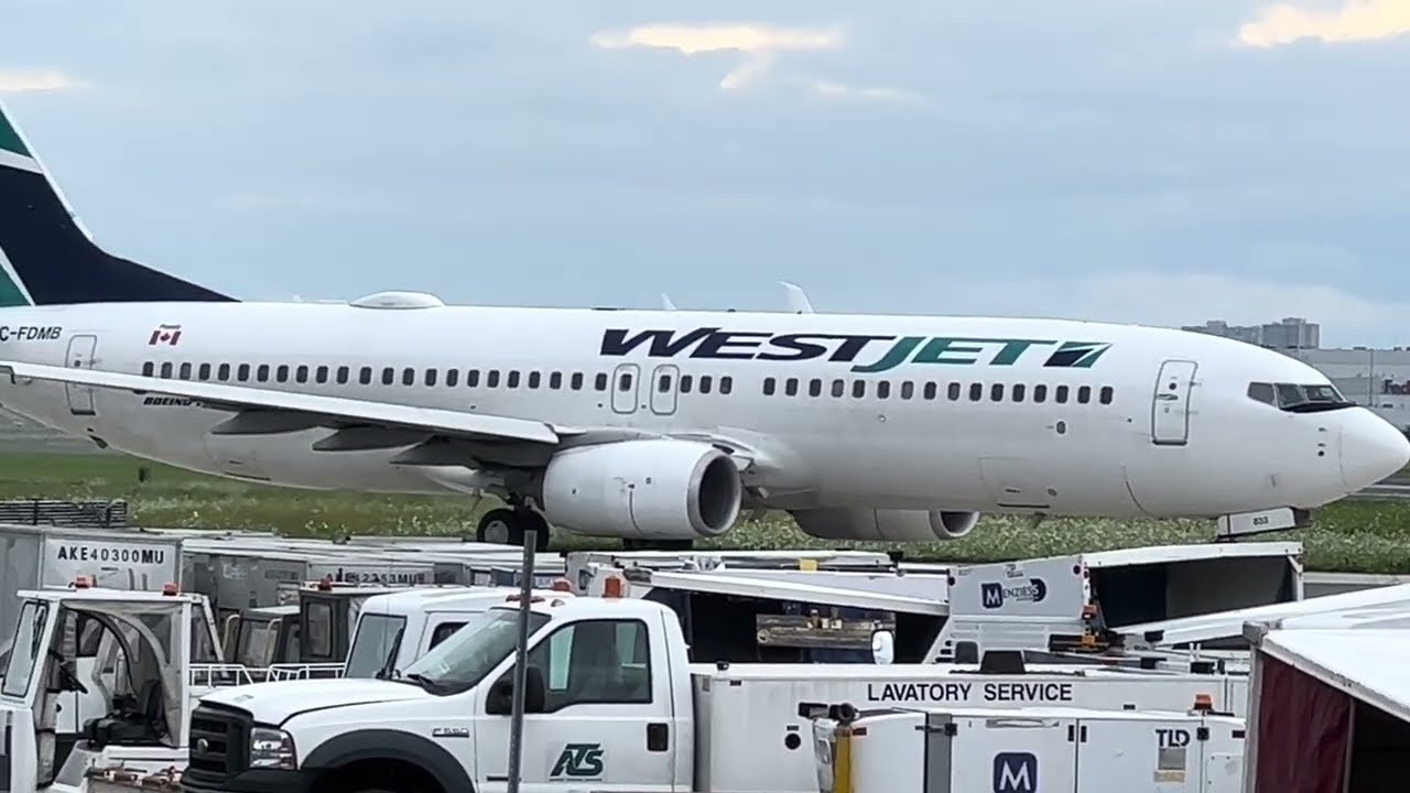 Westjet | Boeing 777 | Pearson International Airport #viral - YouTube