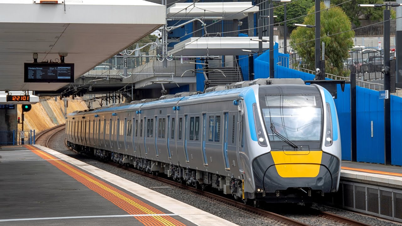 Metro's HCMT Trains on the Ringwood Corridor! (MTM's HCMT Testing ...