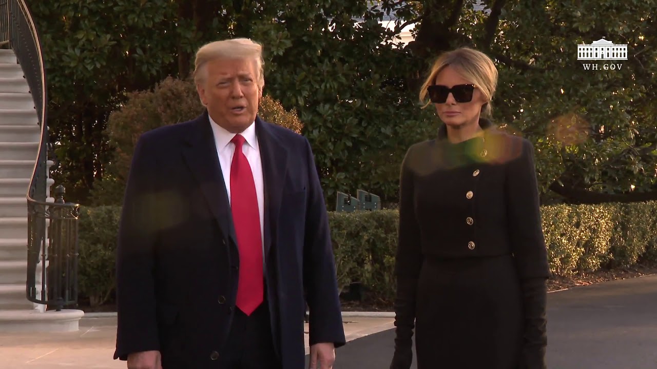 Press Gaggle: Donald Trump Speaks to the Press Before Marine One ...