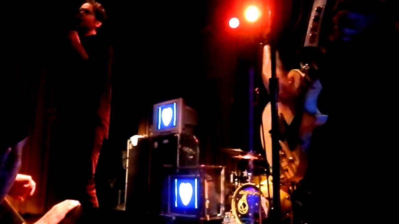 15 Bouncing Souls Coin Toss Girl - YouTube