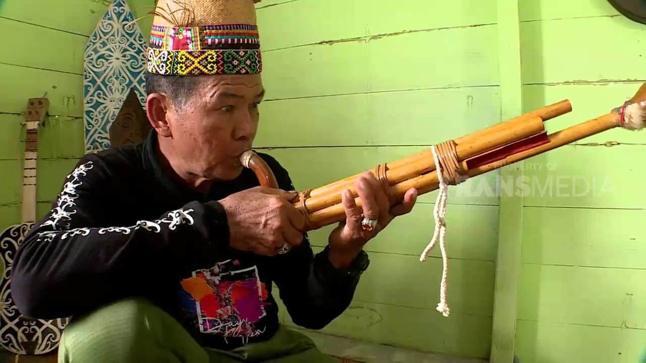 Begini Cara Membuat KADIRE, Alat Musik Tiup Khas Suku Dayak | RAGAM ...