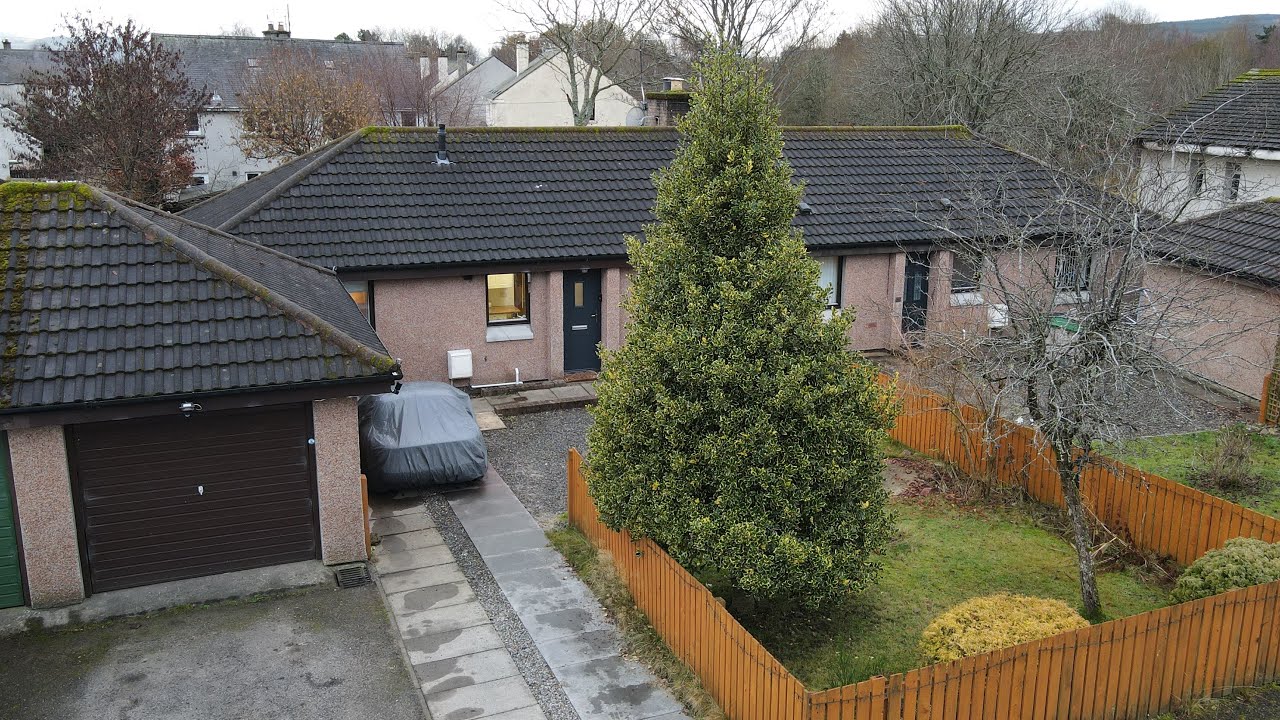 Video Presentation:- 5 Logan Way, Muir of Ord, IV6 7QJ - YouTube