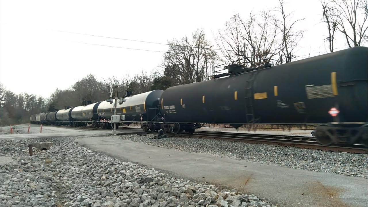 KCS 4784 lead NS 123 with KCS 4157 MID DPU (12/4/2021) - YouTube