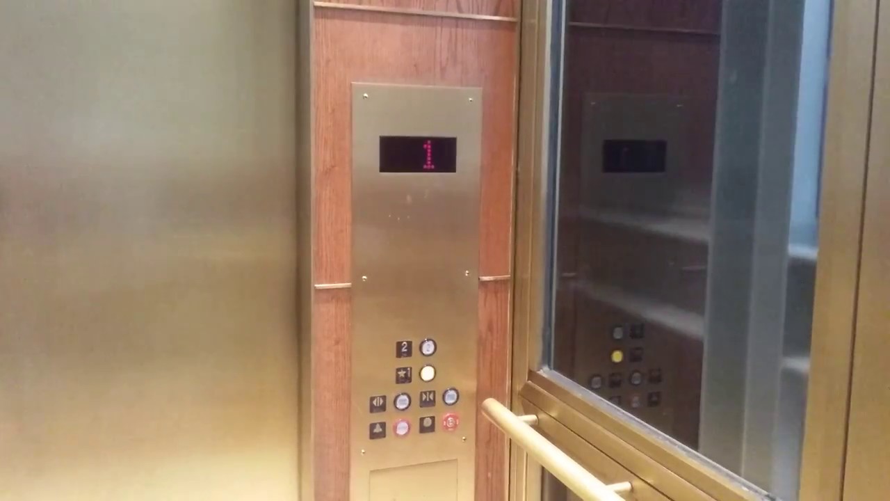 Westinghouse Hydraulic Elevator (1) @ Mid Rivers Mall - St. Peters, MO ...