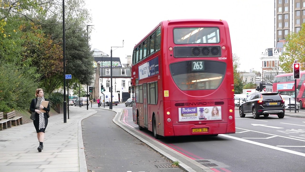 London's Buses at work at Archway 30th October 2020 - YouTube
