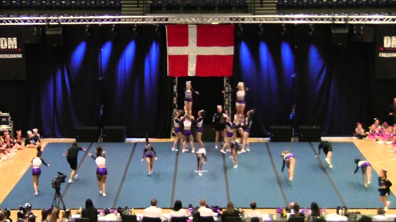 Cheerleading DM 2014 - Divas Diamonds - YouTube