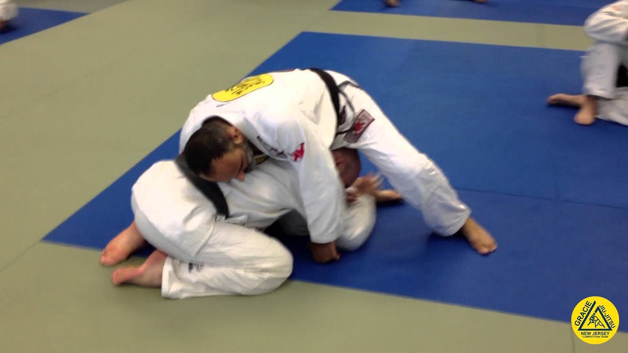 Attacks from the single leg takedown defense - YouTube