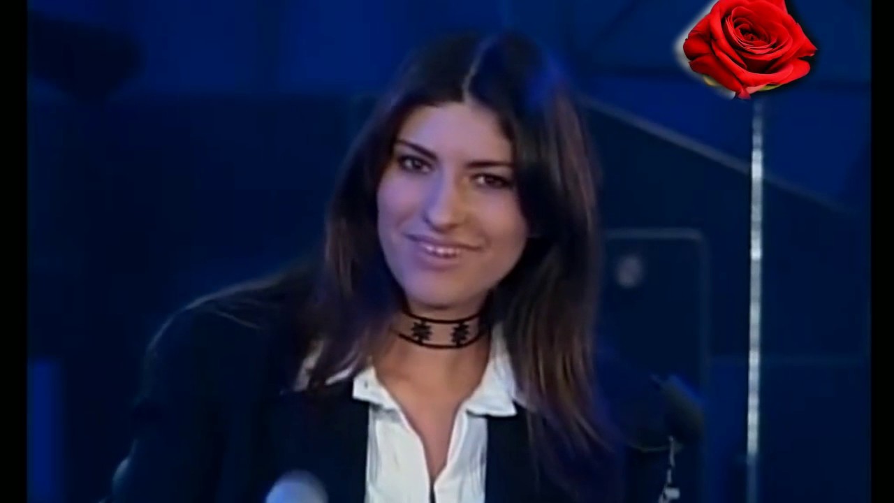 Laura Pausini - Escucha Tu Corazón - YouTube