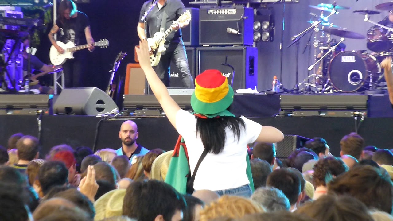 02 Walk Me To The Bridge - Manic Street Preachers - Madcool - 2017-07 ...
