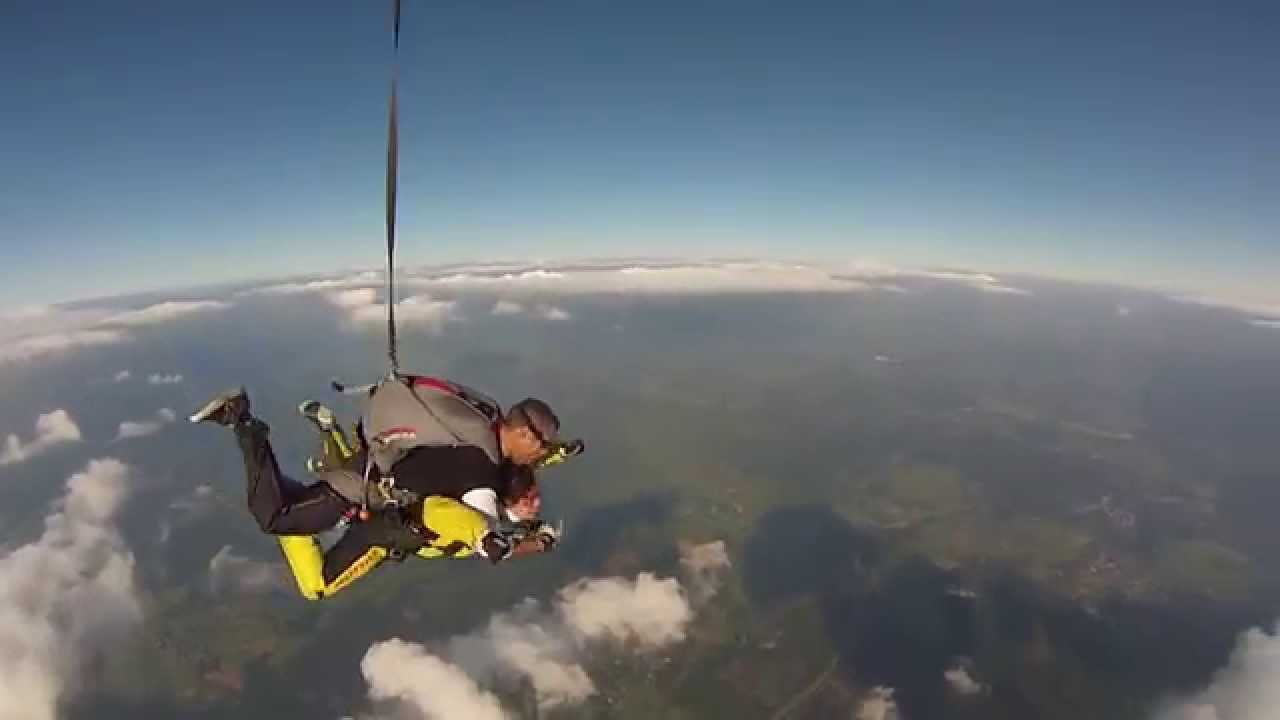 Saut en parachute tandem Dominique 15/06/2014 à Spa (Skydive Spa) - YouTube