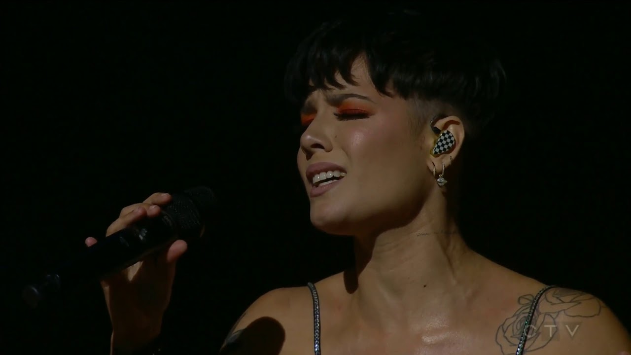 Halsey - Sorry/Bad At love [2018 iHeartRadio MMVAs Performance] - YouTube