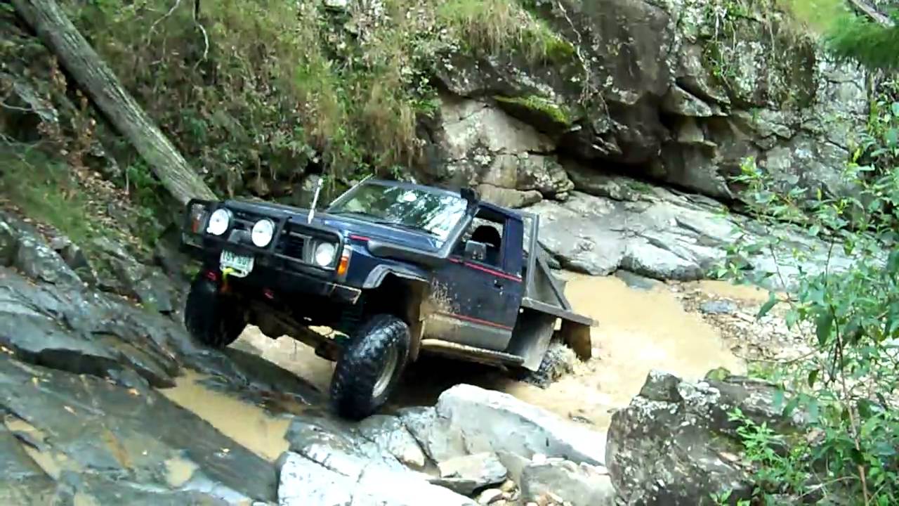 Nissan chopped PaTrol Tea Cup at Ormeau - YouTube