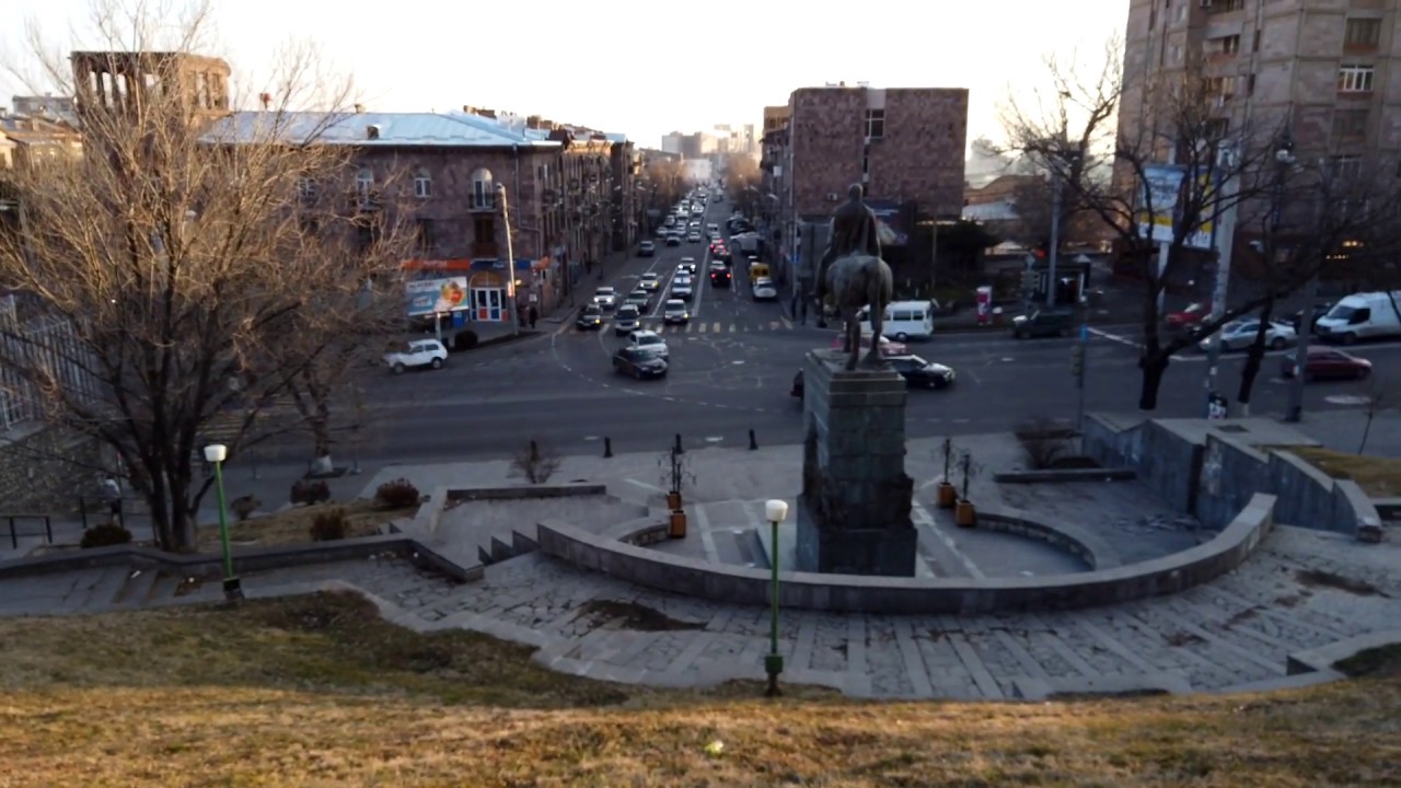 Baghramyan Avenue and Proshyan Street crossing, Yerevan - YouTube