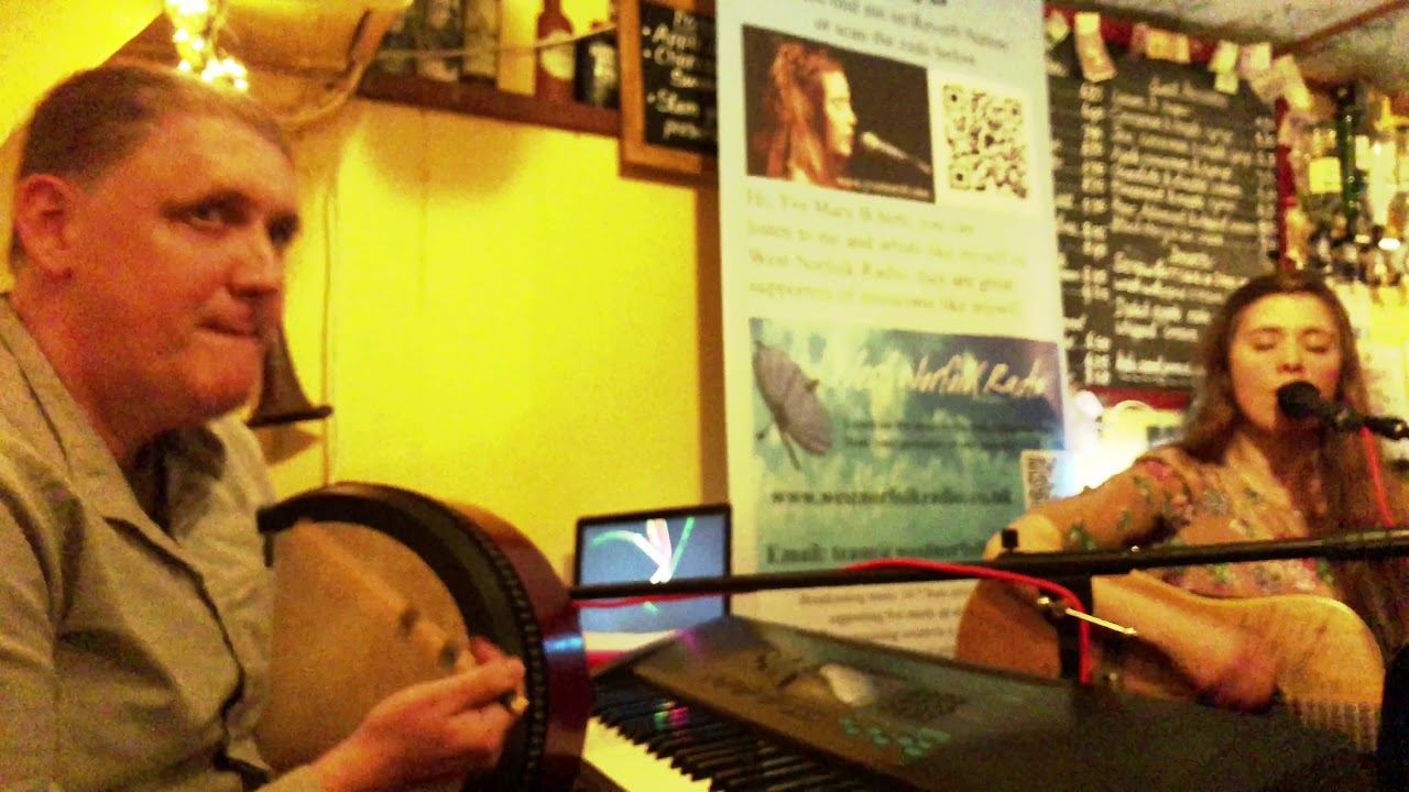 Yvemaryb - Oceans Of Love Acoustic With Alex Beckhelling in Albatross ...