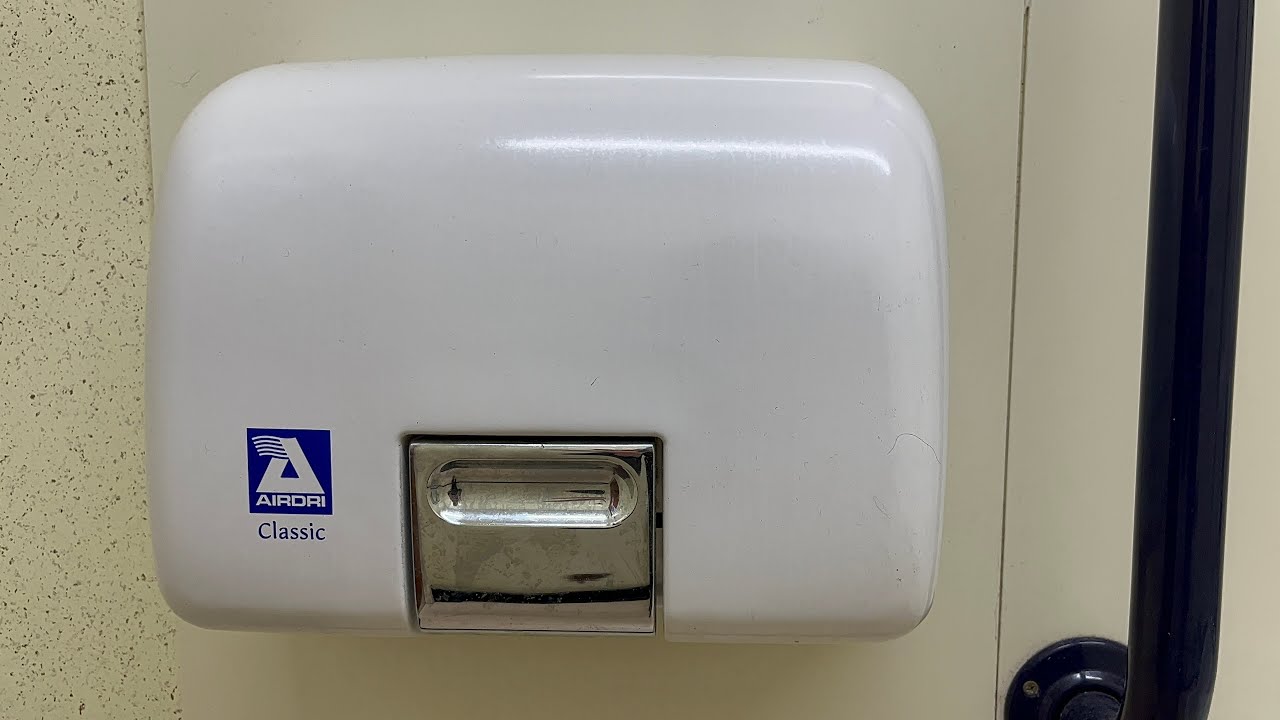 AirDri Classic Hand Dryer at Iceland, Guisborough 🚹♿️ (Staff Toilet ...