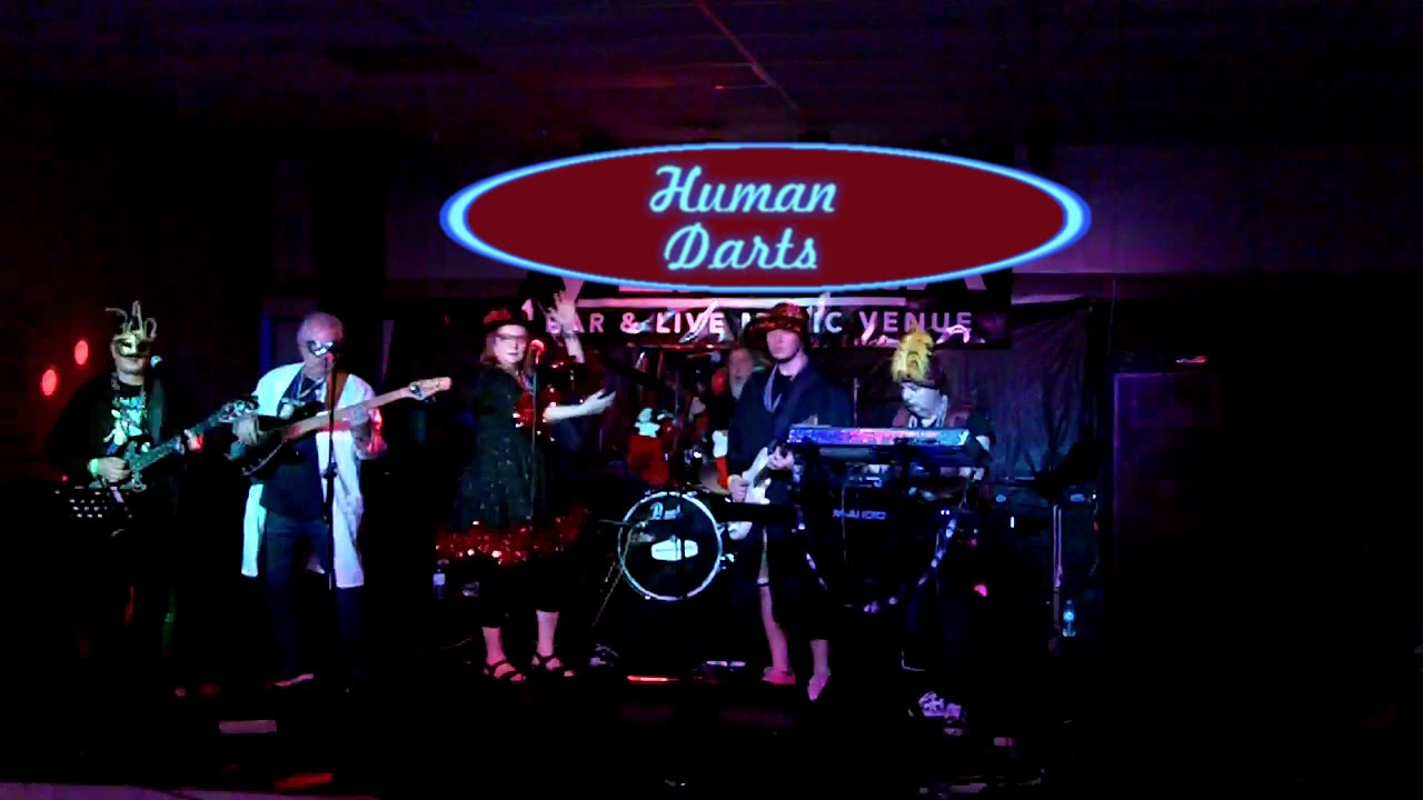 "Walk'in on down the road" LIVE - YouTube