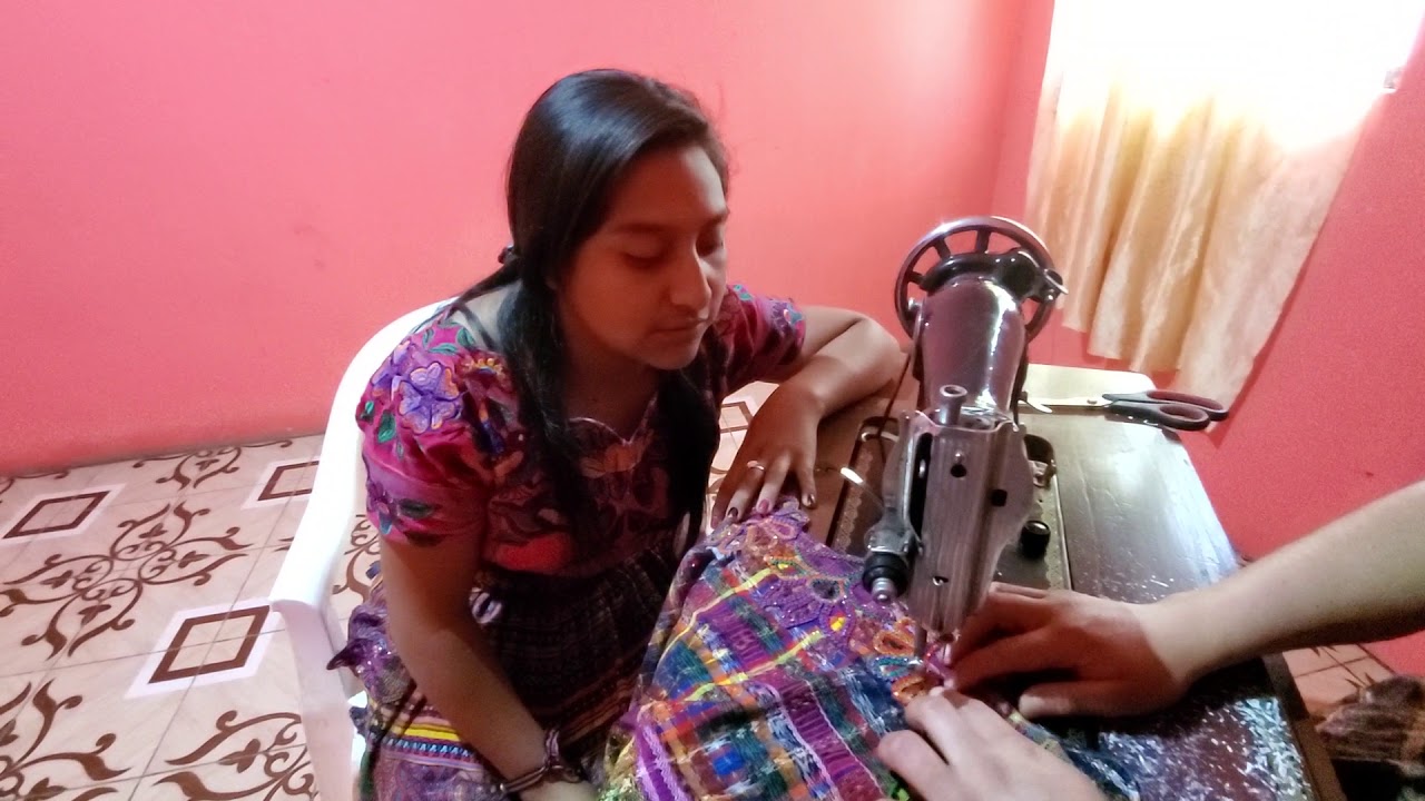 Jessica aprende a coser a máquina gracias a la ayuda de Ana - YouTube