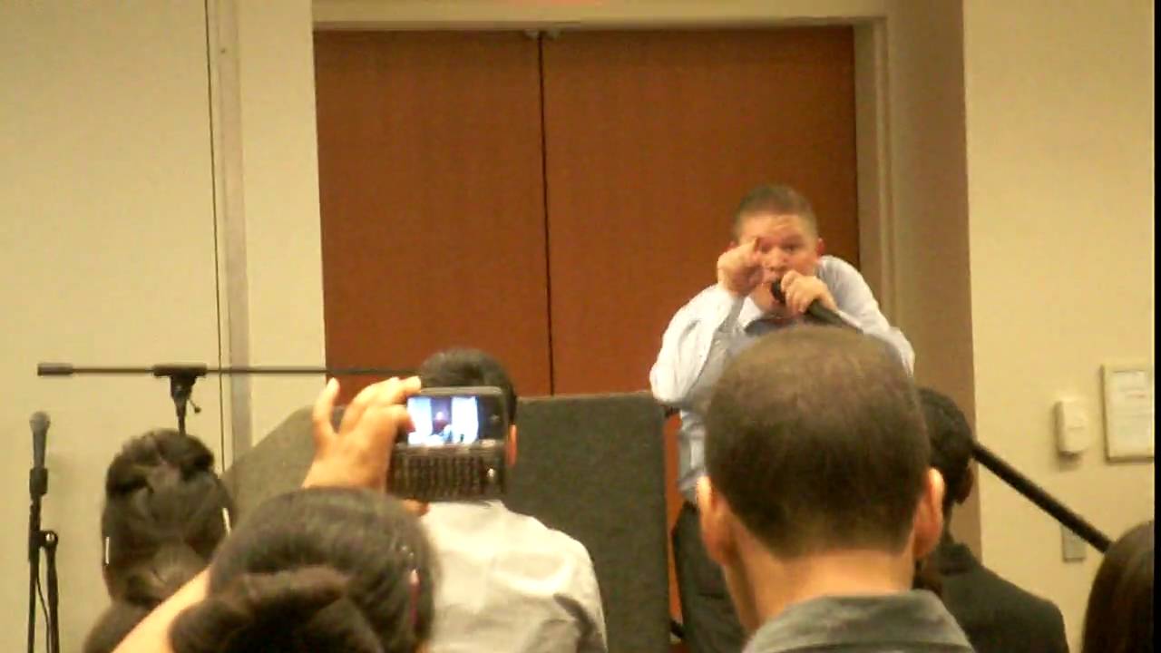 Rev. Ryan Crossley Predicando a Los Jóvenes - YouTube