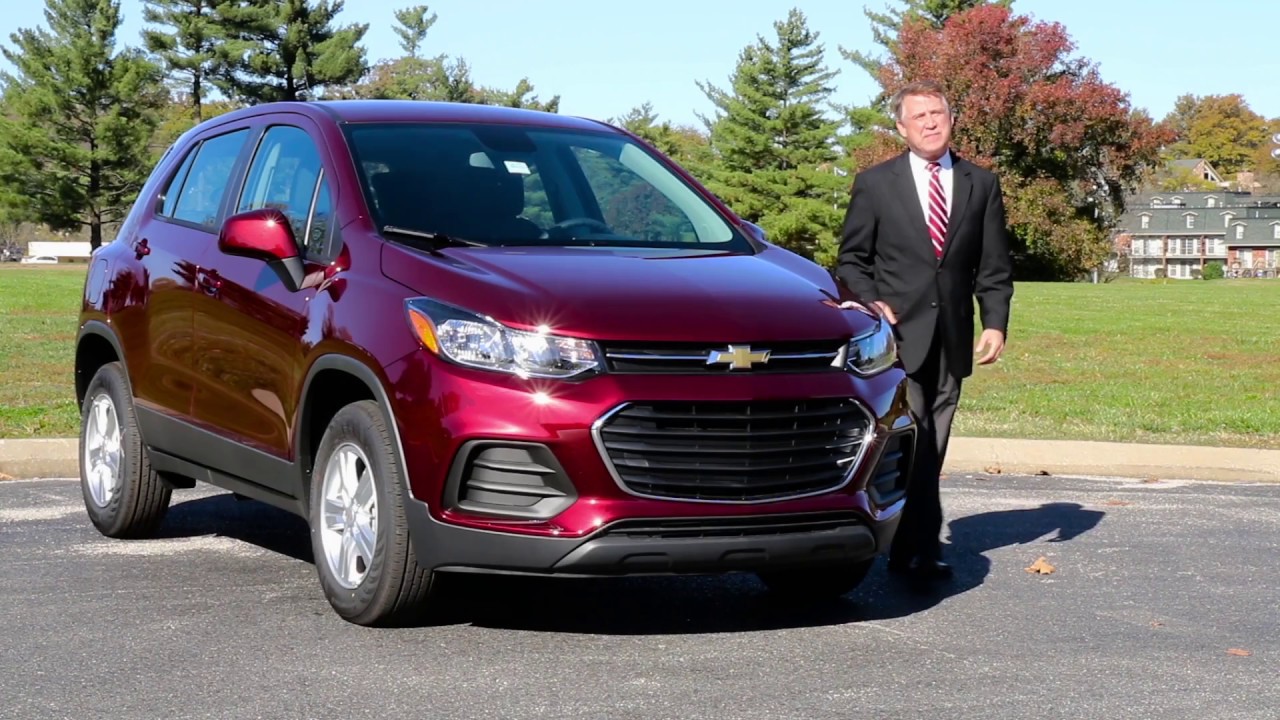 2017 Chevrolet Trax Walk Around with Eric Cromer - YouTube
